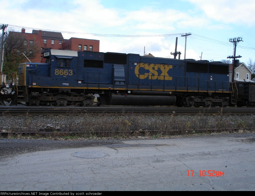 CSX 8663 (SD50) WB on the New Lead